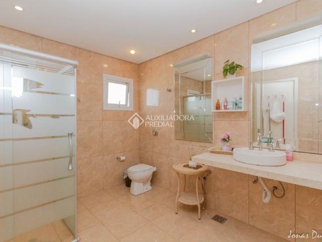 Casa com 3 quartos e 326m² para alugar em Fátima, Canoas