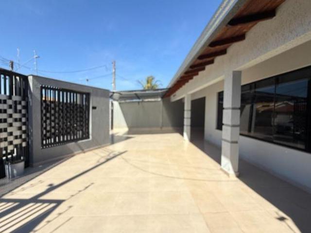 Casa com 3 quartos e 382 m² à venda em Jardim Brasília