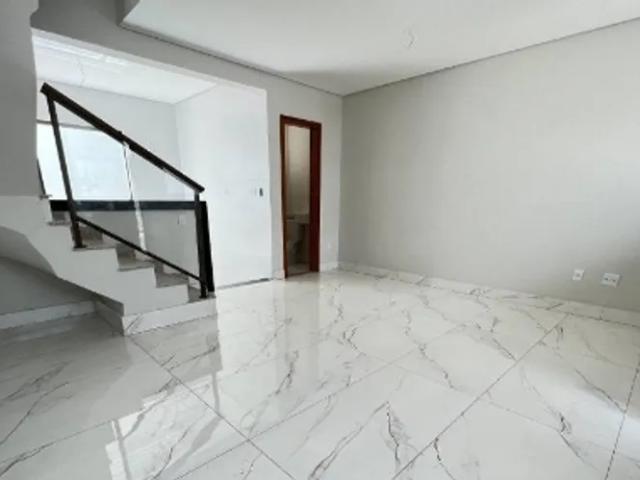 Casa com 3 Quartos e 3 banheiros à Venda, 144 m² por R$ 729.000