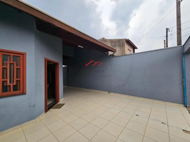 Casa com 3 Quartos e 3 banheiros à Venda, 153 m² por R$ 500.000
