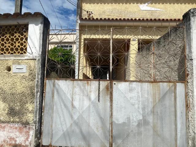 Casa com 3 Quartos e 3 banheiros à Venda, 150 m² por R$ 110.000