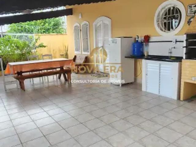 Casa com 3 Quartos e 3 banheiros à Venda, 150 m² por R$ 350.000