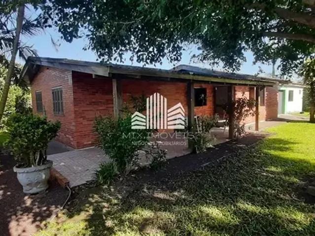 Casa com 3 Quartos e 3 banheiros à Venda, 150 m² por R$ 370.000