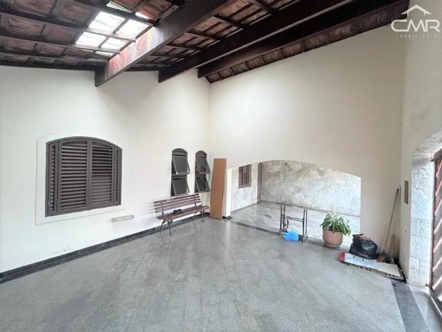 Casa com 3 Quartos e 3 banheiros à Venda, 150 m² por R$ 310.000