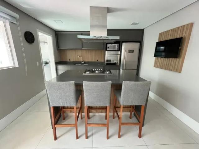 Casa com 3 Quartos e 3 banheiros à Venda, 150 m² por R$ 320.000