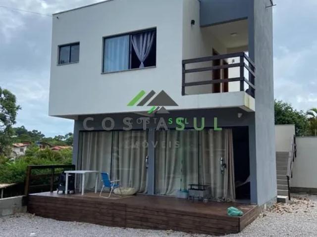 Casa com 3 Quartos e 3 banheiros à Venda, 150 m² por R$ 500.000