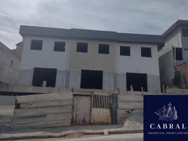 Casa com 3 Quartos e 3 banheiros à Venda, 160 m² no bairro Cabral