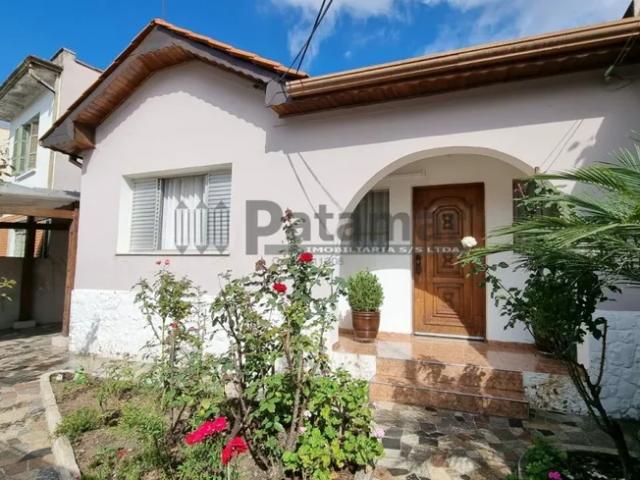 Casa com 3 Quartos e 3 banheiros à Venda, 161 m² por R$ 1.250.000