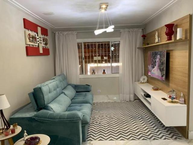 Casa com 3 Quartos e 3 banheiros à Venda, 165 m² por R$ 980.000