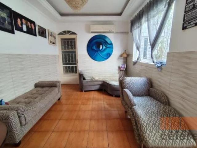 Casa com 3 Quartos e 3 banheiros à Venda, 175 m² por R$ 830.000