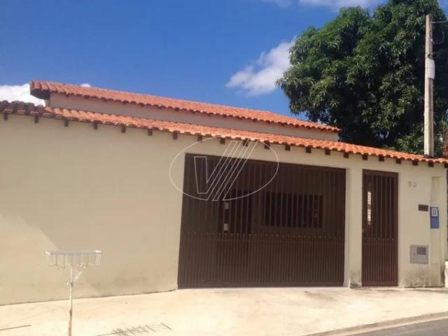 Casa com 3 Quartos e 3 banheiros à Venda, 180 m² por R$ 370.000