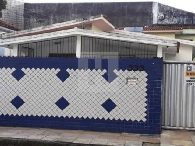 Casa com 3 Quartos e 3 banheiros à Venda, 180 m² por R$ 500.000