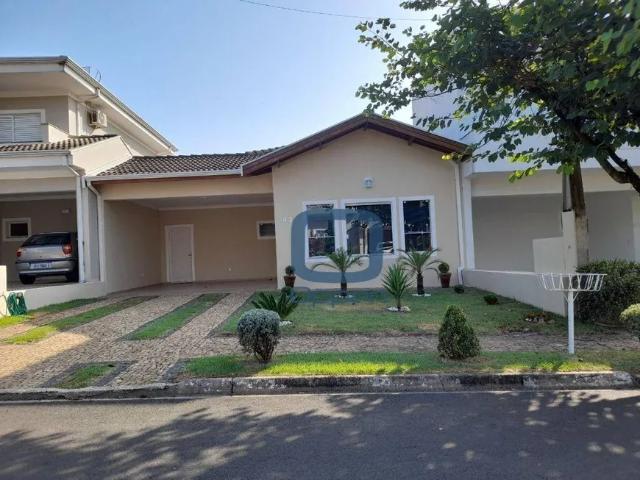 Casa com 3 Quartos e 3 banheiros à Venda, 180 m² por R$ 745.000