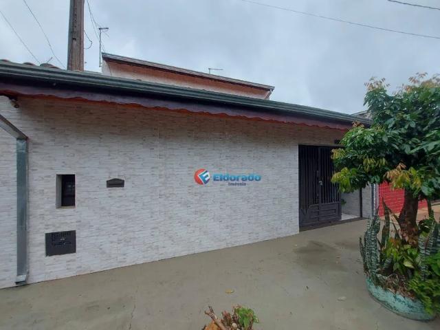 Casa com 3 Quartos e 3 banheiros à Venda, 187 m² por R$ 380.000