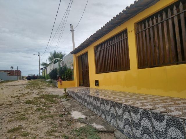 Casa com 3 Quartos e 3 banheiros à Venda, 100 m² por R$ 180.000