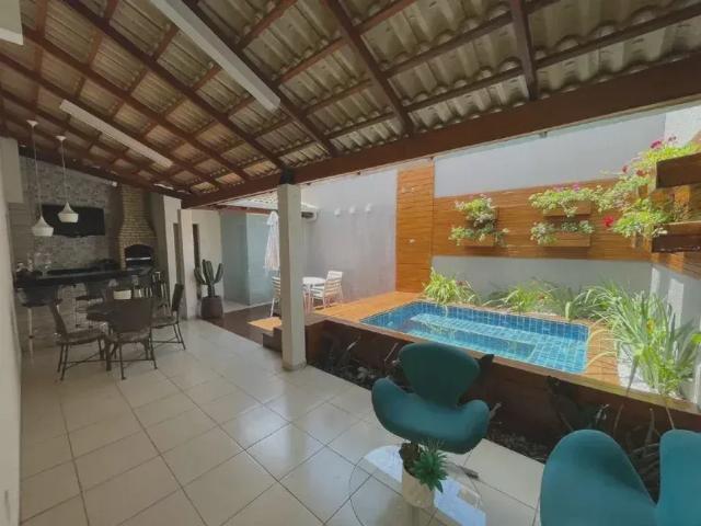 Casa com 3 Quartos e 3 banheiros à Venda, 100 m² por R$ 280.000