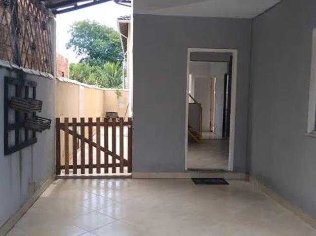Casa com 3 Quartos e 3 banheiros à Venda, 100 m² por R$ 290.000