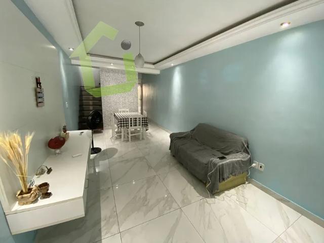 Casa com 3 Quartos e 3 banheiros à Venda, 101 m² por R$ 360.000