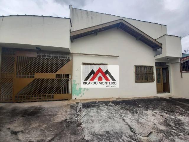Casa com 3 Quartos e 3 banheiros à Venda, 112 m² por R$ 300.000
