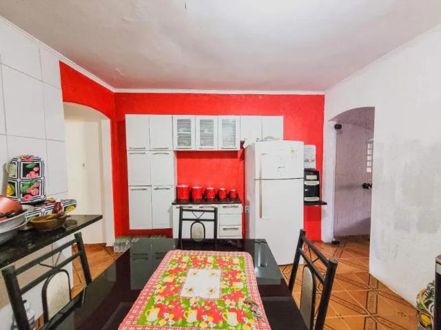 Casa com 3 Quartos e 3 banheiros à Venda, 117 m² por R$ 426.000