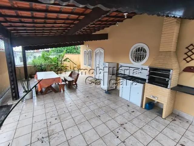 Casa com 3 Quartos e 3 banheiros à Venda, 116 m² por R$ 370.000