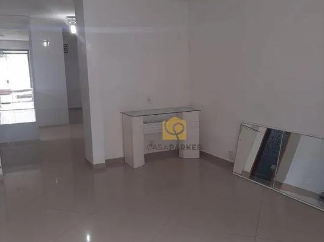 Casa com 3 Quartos e 3 banheiros à Venda, 120 m² por R$ 275.000