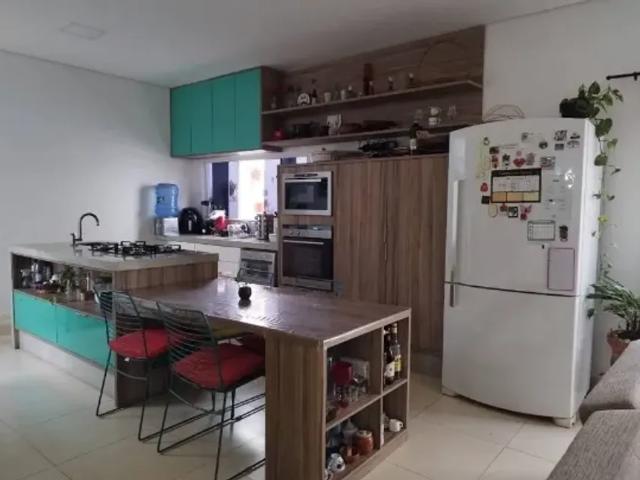 Casa com 3 Quartos e 3 banheiros à Venda, 120 m² por R$ 290.000