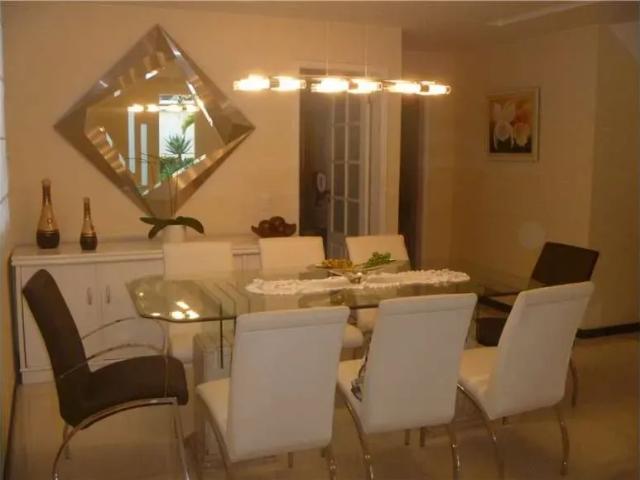 Casa com 3 Quartos e 3 banheiros à Venda, 127 m² por R$ 320.000