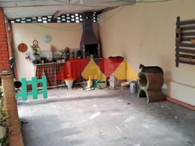 Casa com 3 Quartos e 3 banheiros à Venda, 125 m² por R$ 357.000