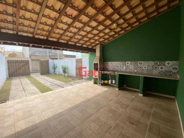 Casa com 3 Quartos e 3 banheiros à Venda, 125 m² por R$ 380.000