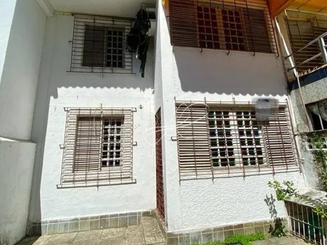 Casa com 3 Quartos e 3 banheiros à Venda, 136 m² por R$ 380.000