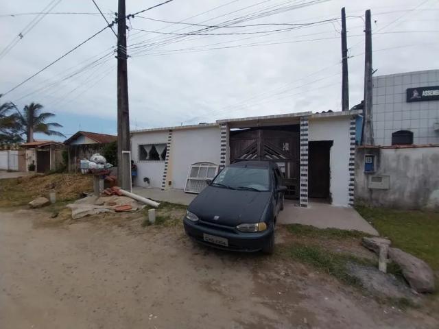 Casa com 3 Quartos e 3 banheiros à Venda, 250 m² por R$ 139.000