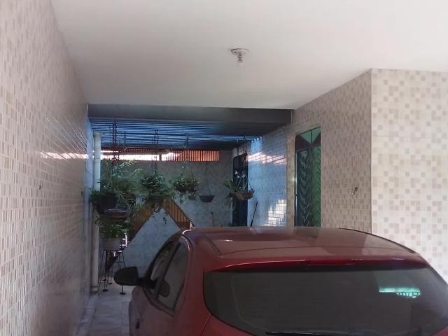 Casa com 3 Quartos e 3 banheiros à Venda, 296 m² por R$ 1.150.000
