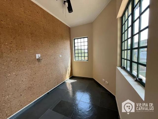 Casa com 3 Quartos e 3 banheiros à Venda, 229 m² por R$ 1.950.000