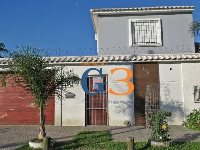 Casa com 3 Quartos e 3 banheiros à Venda, 230 m² por R$ 450.000