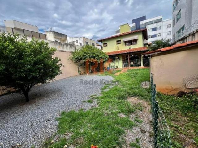 Casa com 3 Quartos e 3 banheiros à Venda, 420 m² por R$ 1.590.000 no bairro Palmares