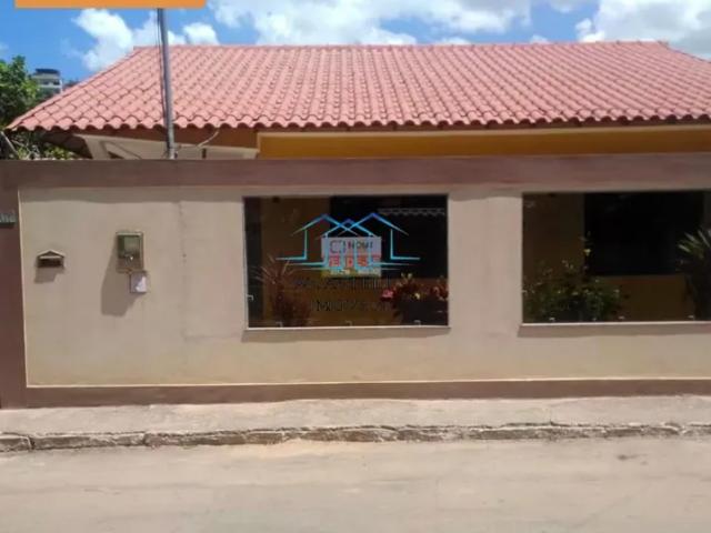 Casa com 3 Quartos e 3 banheiros à Venda, 658 m² por R$ 420.000