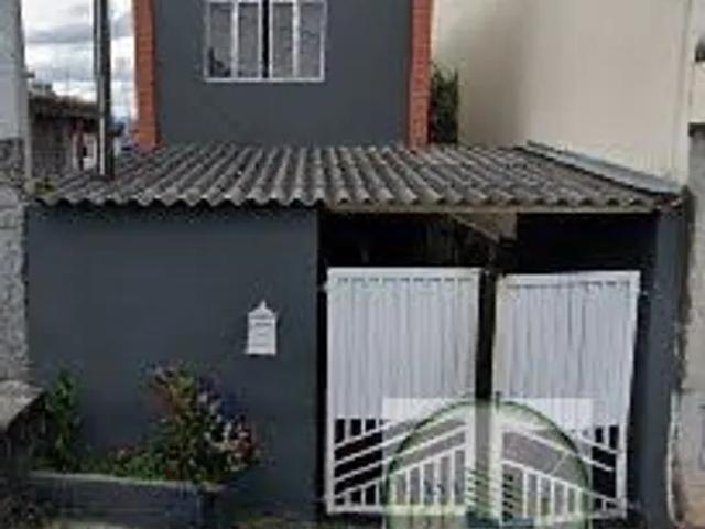 Casa com 3 Quartos e 3 banheiros à Venda, 80 m² por R$ 350.000