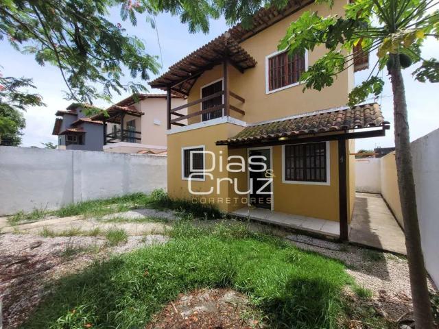 Casa com 3 Quartos e 3 banheiros à Venda, 94 m² por R$ 365.000