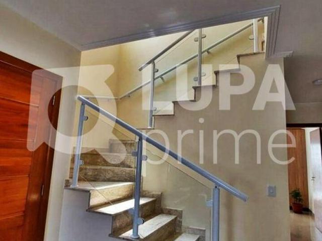 CASA COM 3 QUARTOS E 3 VAGAS DE GARAGEM À VENDA EM VILA ROSÁLIA GUARULHOS