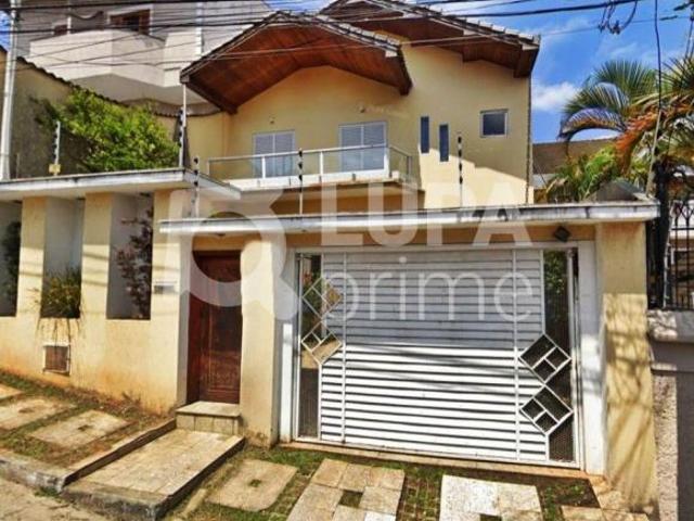 CASA COM 3 QUARTOS E 3 VAGAS DE GARAGEM À VENDA EM GUARULHOS