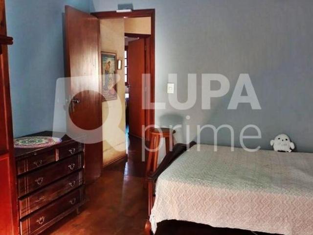 CASA COM 3 QUARTOS E 3 VAGAS DE GARAGEM À VENDA EM SANTANA