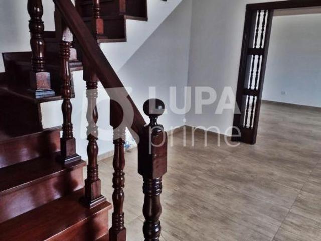 CASA COM 3 QUARTOS E 3 VAGAS DE GARAGEM À VENDA NA VILA MARIA ALTA