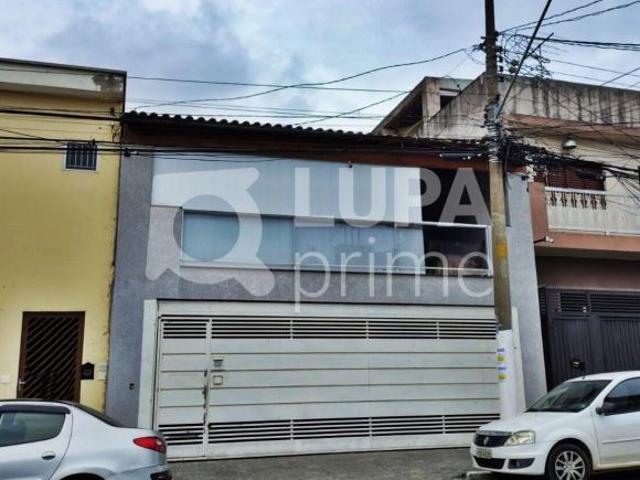 CASA COM 3 QUARTOS E 3 VAGAS DE GARAGEM À VENDA NA VILA MEDEIROS