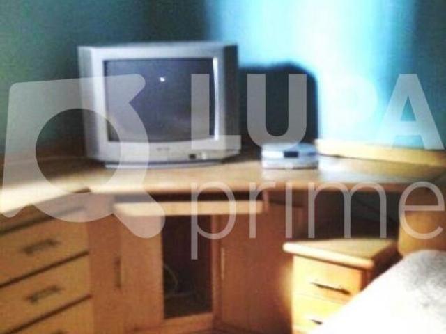 CASA COM 3 QUARTOS E 3 VAGAS DE GARAGEM À VENDA NA VILA CONSTANÇA