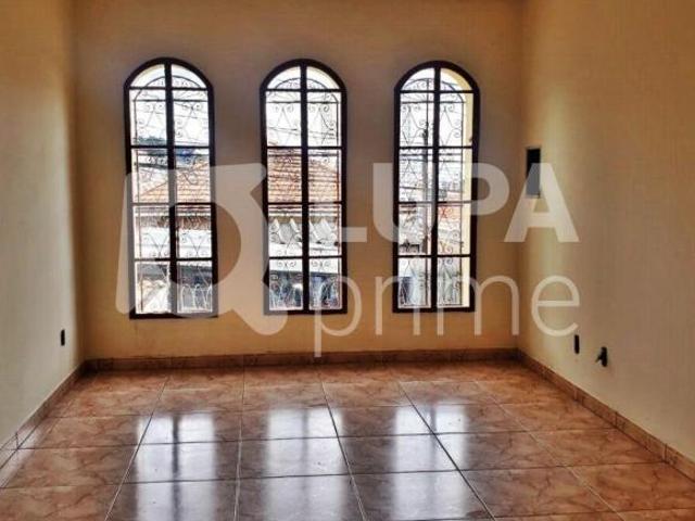 CASA COM 3 QUARTOS E 3 VAGAS DE GARAGEM À VENDA NA VILA GUILHERME