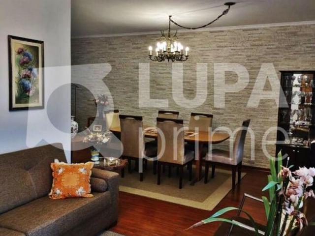 CASA COM 3 QUARTOS E 3 VAGAS DE GARAGEM À VENDA NA VILA ISOLINA MAZZEI