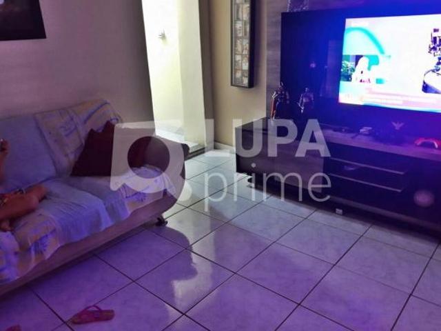 CASA COM 3 QUARTOS E 3 VAGAS DE GARAGEM À VENDA NA VILA SABRINA