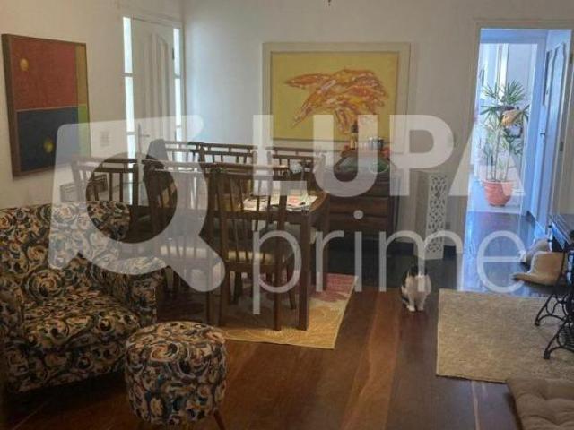 CASA COM 3 QUARTOS E 3 VAGAS DE GARAGEM À VENDA NO TREMEMBÉ