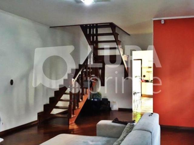CASA COM 3 QUARTOS E 3 VAGAS DE GARAGEM À VENDA NO JAÇANÃ